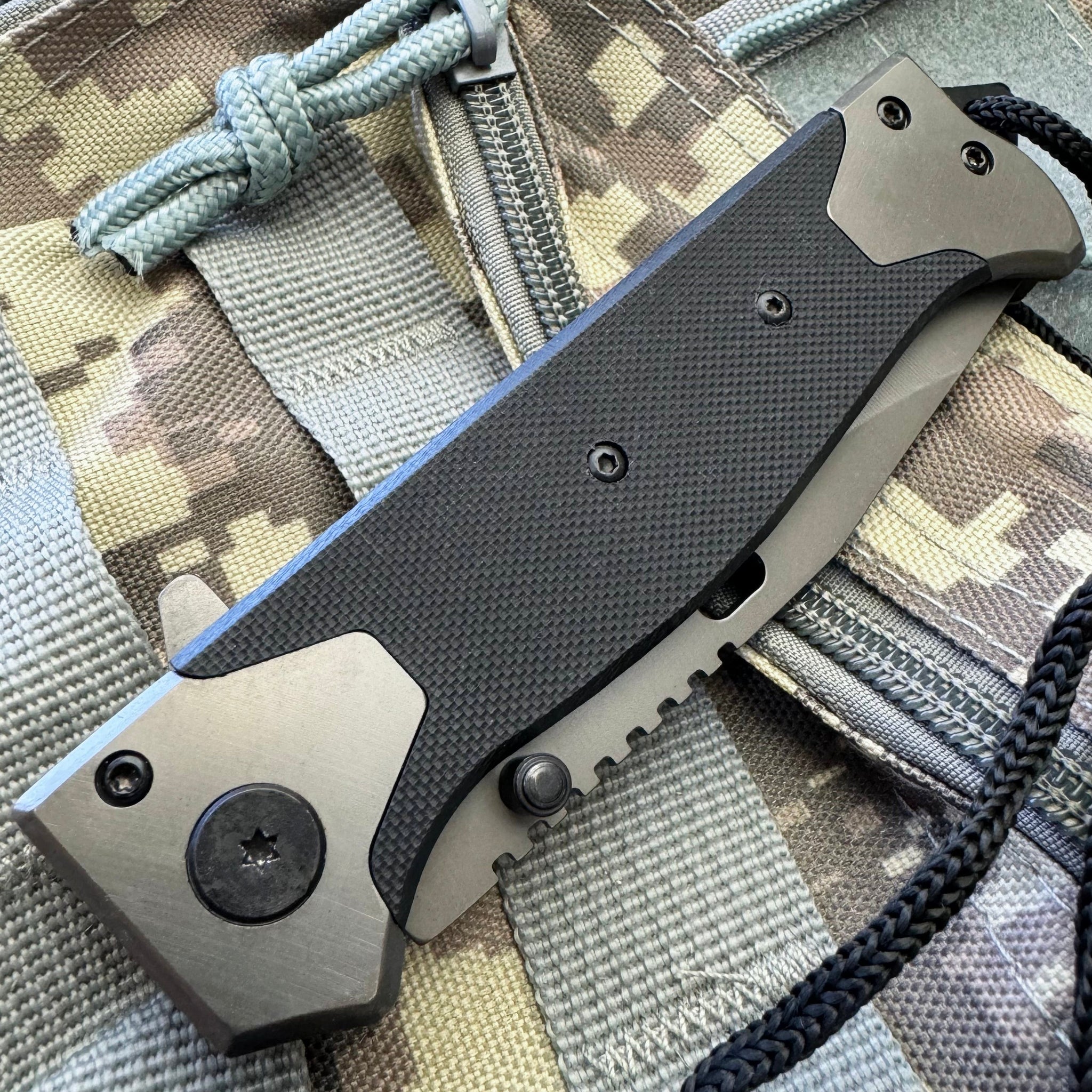 Snake Eyes Survivor Spring Assisted Pocket Knife | BLADE ADDICT