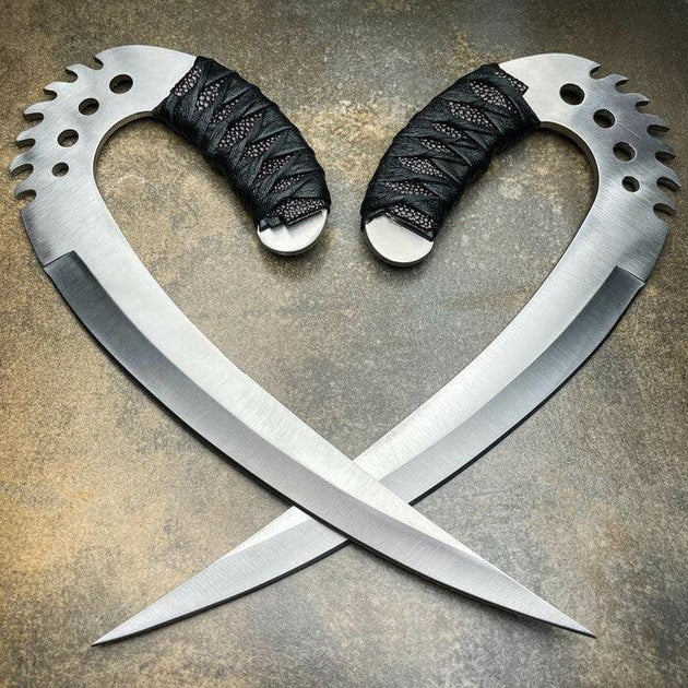 Saber Claw Knives